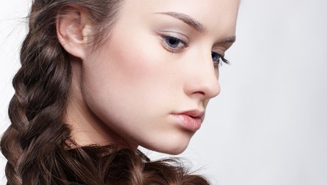 Faire une natte romantique - Minutefacile.com