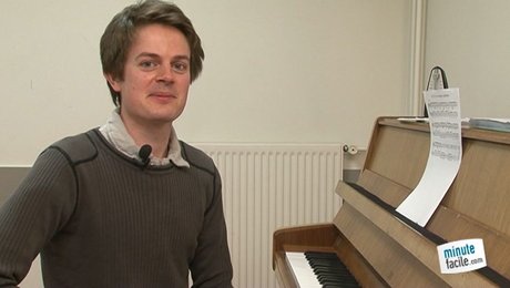 Jouer au piano le générique de NCIS Los Angeles - Minutefacile.com