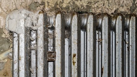 Comment repeindre soi-même un radiateur en fonte? - Minutefacile.com