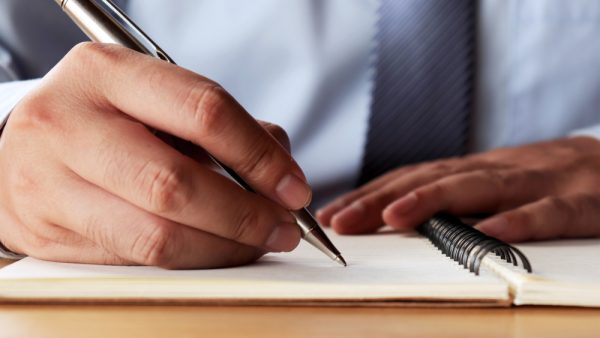 Travail : Conseils et astuces en vidéo pour trouver un emploi ...